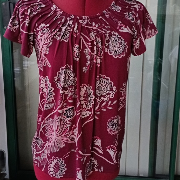 Tops | Wine Colored Floral Top Xs | Poshmark